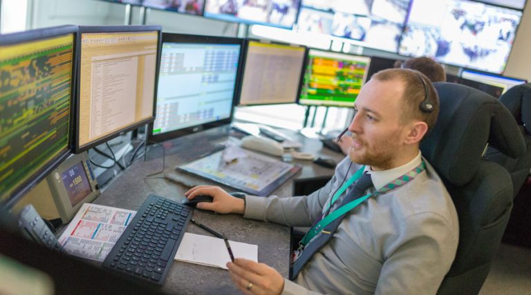 Introducing the New V700 LTE Body Camera - Motorola Solutions Blog